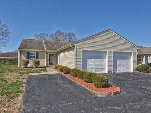 101 Troonsway Rd, Winston Salem, NC 27127