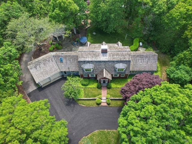 101 Two Ponds Road