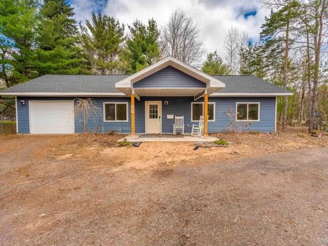 101 Veda St, Marquette, MI 49855