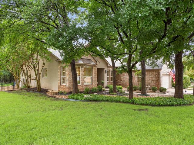 101 Yaupon Ln