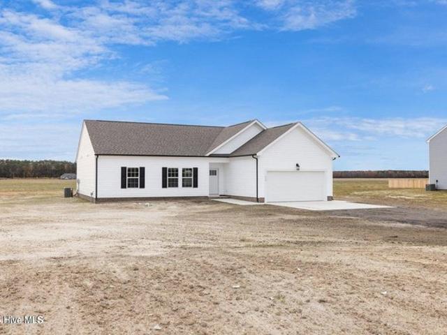 101 Yadkin Dr, Shawboro, NC 27973