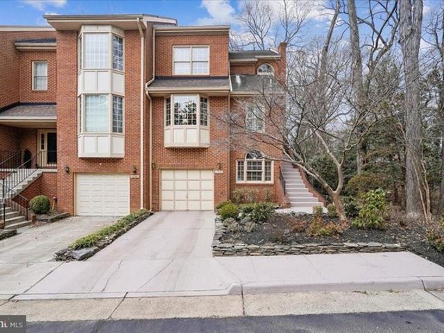 10243 Aspen Willow Dr, Fairfax, VA 22032