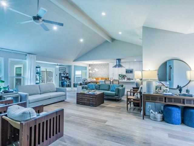 10243 Missel Thrush Dr, Austin, TX 78750