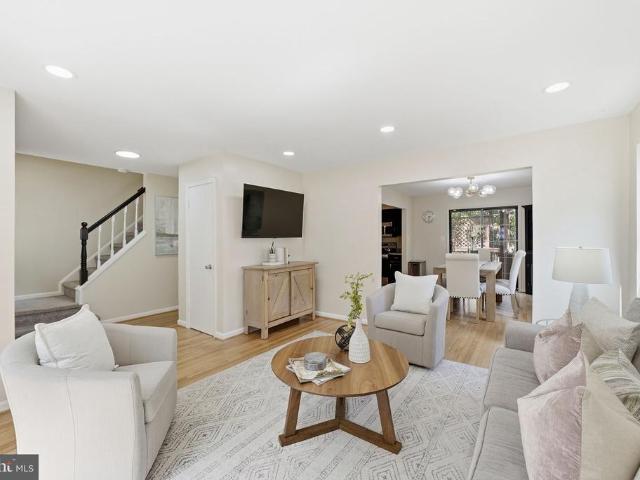 10243 Roberts Common Lane