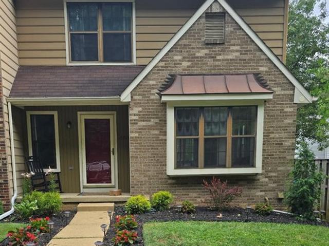 10243 Roberts Common Ln, Burke, VA 22015