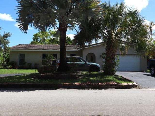 10240 NW 17th St, Coral Springs, FL 33071
