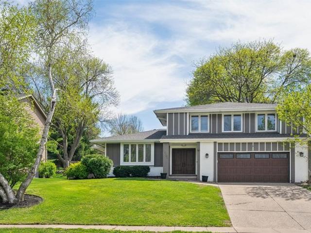 10244 Lincoln Ave, Clive, IA 50325