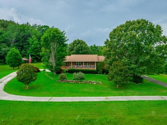 10245 Snow Hill Rd, Ooltewah, TN 37363