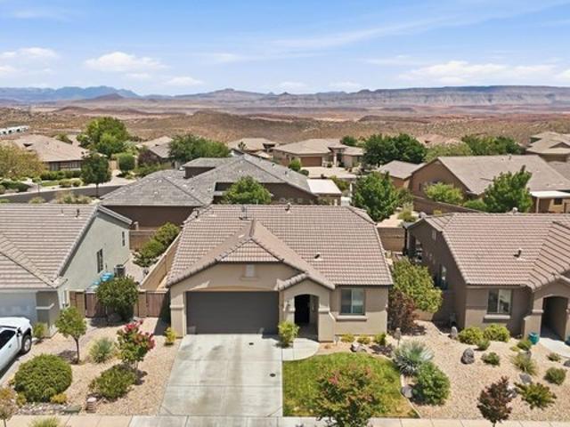 1024 N Silver Lode Ave, Washington, UT 84780