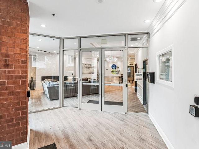 1024 N Utah St, Unit 819, Arlington, VA 22201 | MLS #VAAR2071 | Compass