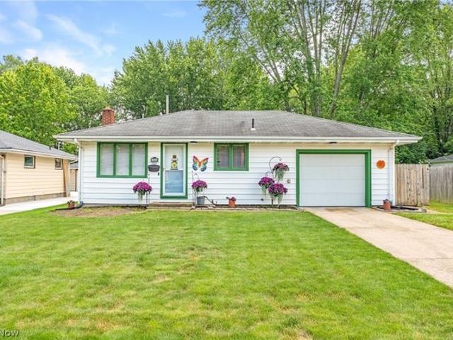 1024 Oakwood Dr, Elyria, OH 44035