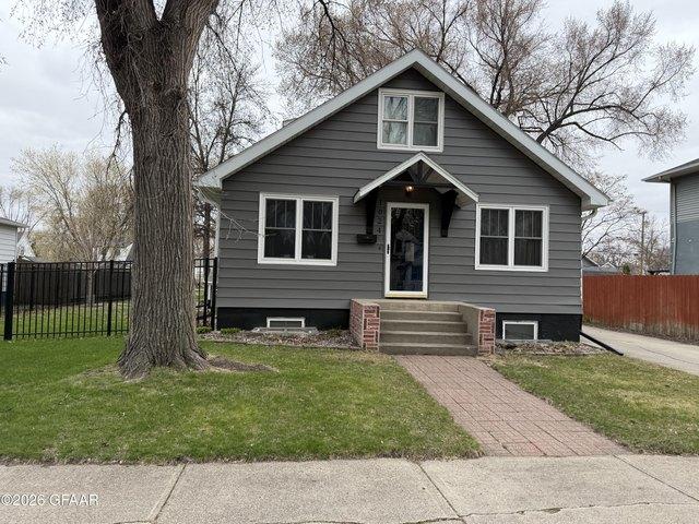 1024 Cherry St, Grand Forks, ND 58201