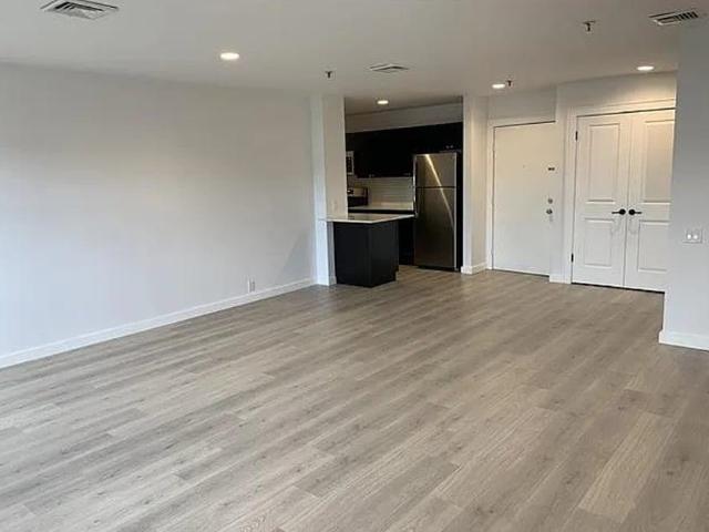 1024 Clinton St # 404
