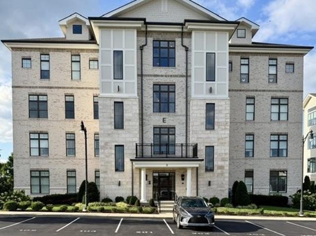 1024 Club View Dr Unit E203, Gallatin, TN 37066