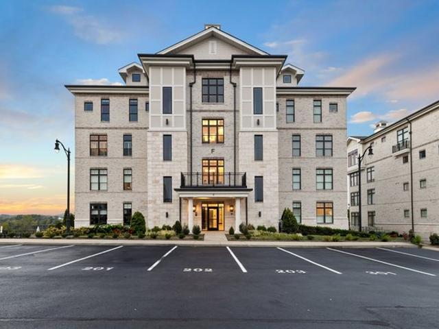 1024 Club View Dr Unit F201, Gallatin, TN 37066