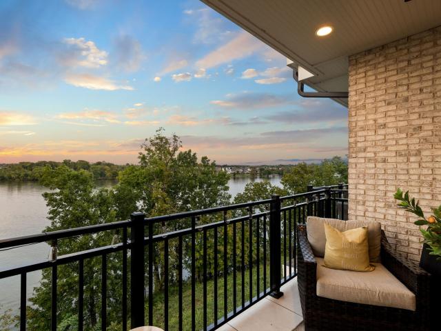 1024 Club View Dr # F201