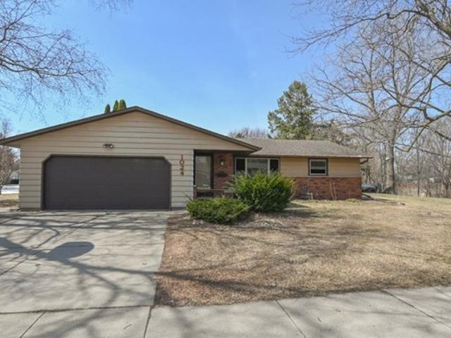 1024 Edgewood Dr, Green Bay, WI 54311