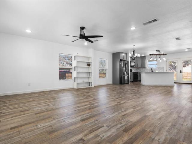 1024 Greenlee Street