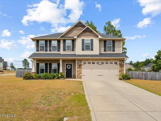 1024 Hydrangea Dr, Aberdeen, NC 28315