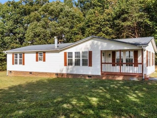 1024 Lyndale Dr, Boonville, NC 27011