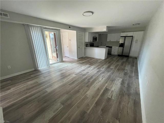 1024 Lands End WAY