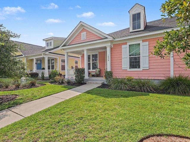 1024 Longwood Bluffs Circle