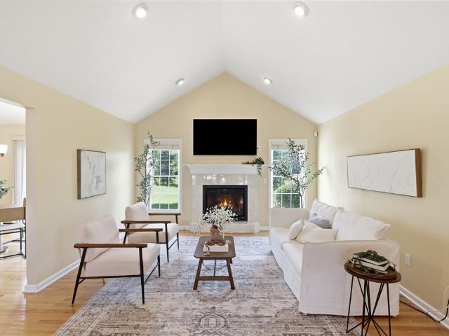 1024 Pondbrook Point