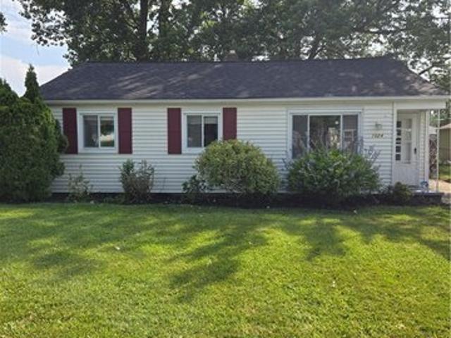 1024 Quentin Rd, Eastlake, OH 44095