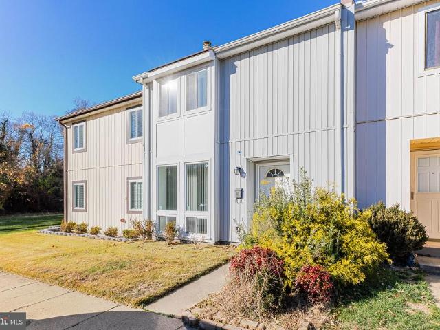 1024 Queens Court