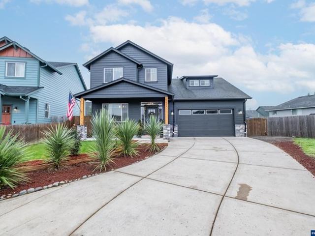 1024 Robbins Ct, Lebanon, OR 97355