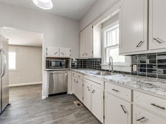 1024 S 13th St, Chickasha, OK 73018