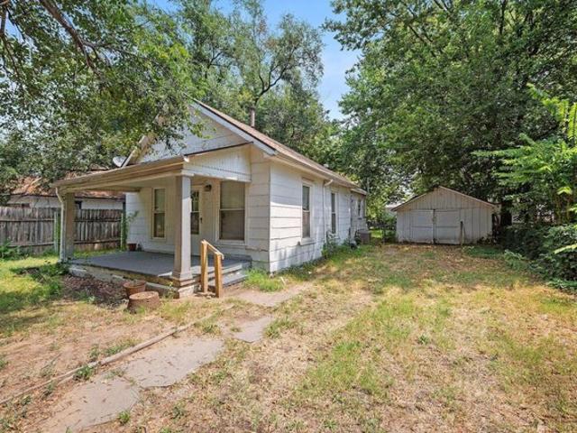 1024 S Greenwood Ave, Wichita, KS 67211
