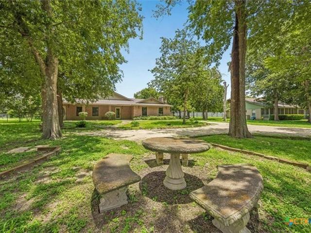 1024 Terminal Loop Rd, McQueeney, TX 78123