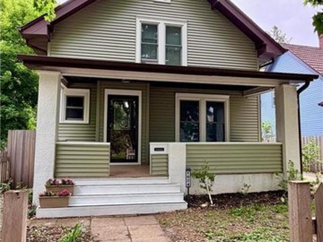 1024 Victoria St N, Saint Paul, MN 55103