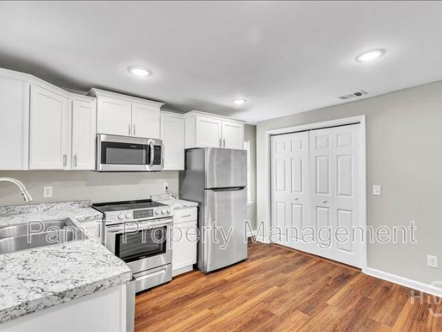 1024 W 39th Street