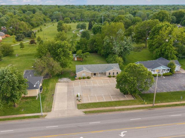 1024 W Battlefield Road