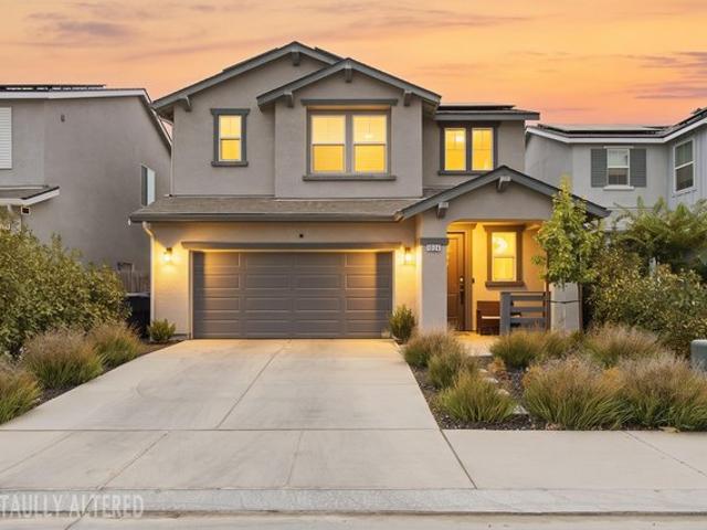 1024 W Prescott Ave, Visalia, CA 93291