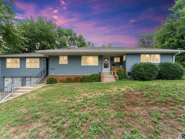 1024 3rd St, Garretson, SD 57030