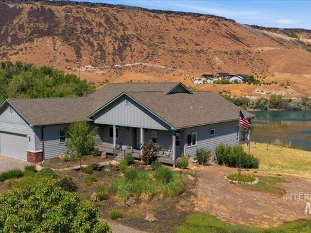 10250 Airpark Loop, Melba, ID 83641