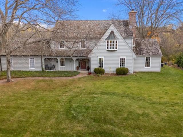10250 N Range Line Ct, Mequon, WI 53092