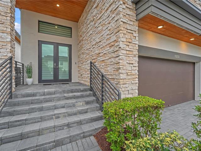 10250 NW 76th Ter, Doral, FL 33178 | MLS #A11956