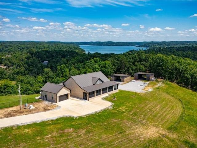 10257 Broken Bow Trl, Rogers, AR 72756