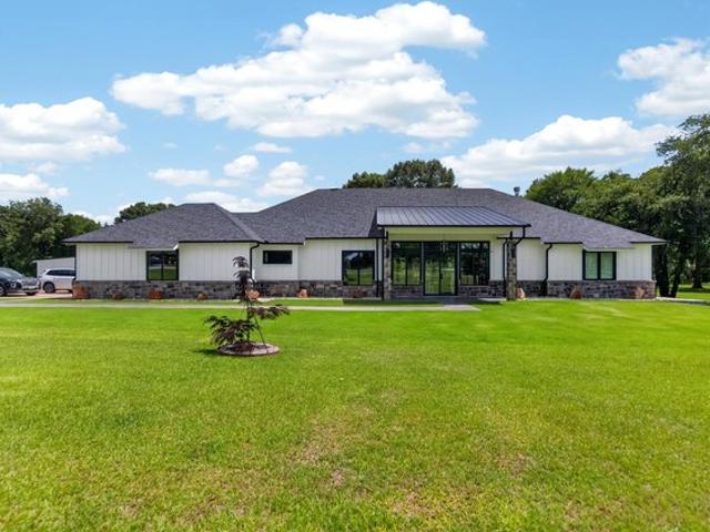 10255 County Road 137, Flint, TX 75762