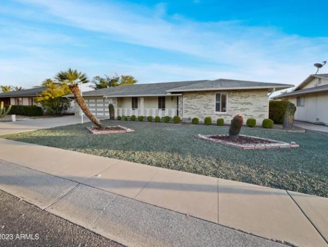 10256 W Oak Ridge Dr, Sun City, AZ 85351
