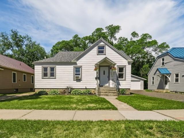 1025 Main St, Bloomer, WI 54724