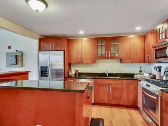 1025 Maxwell Lane # 1008
