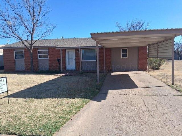 1025 NW 10th St, Tulia, TX 79088