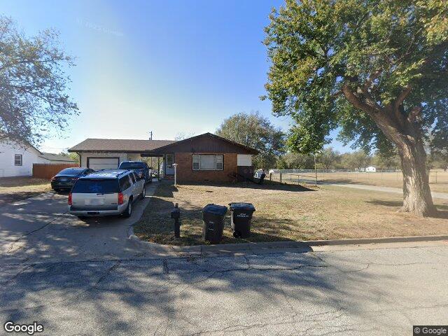1025 N 10th St, Arkansas City, KS 67005