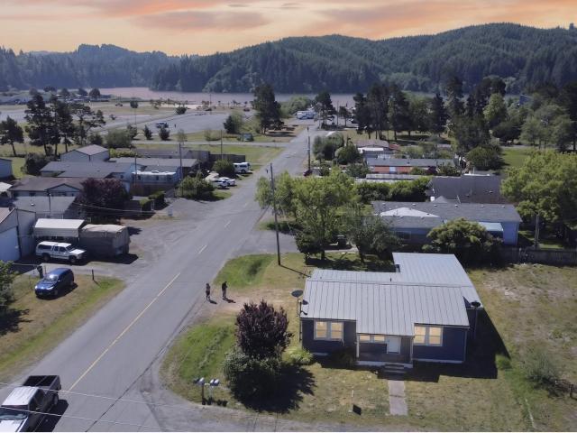 1025 n lake rd