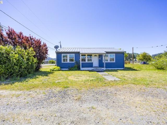 1025 N Lake Rd, Lakeside, OR 97449